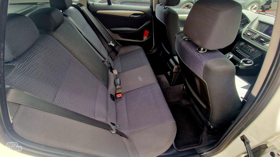 Balts BMW X1 2011 Kretinga, ar dzinēja tilpumu 2.00 L un nobraukumu 93 tūkst. km par 8599 €, foto 29 vietnē AUTOMOTO.COM.LV