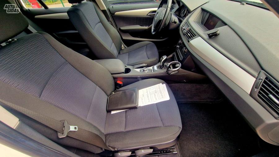Balts BMW X1 2011 Kretinga, ar dzinēja tilpumu 2.00 L un nobraukumu 93 tūkst. km par 8599 €, foto 31 vietnē AUTOMOTO.COM.LV