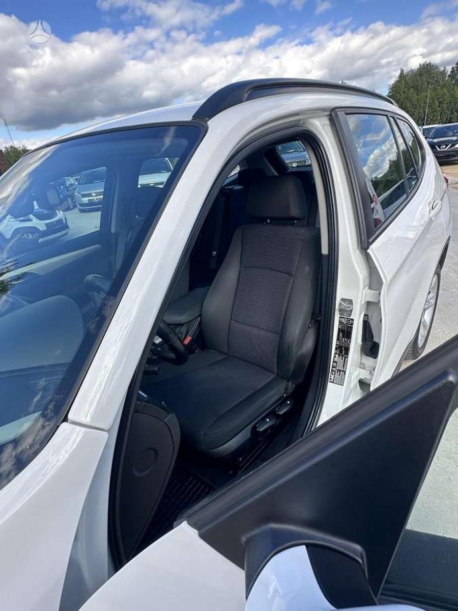 White BMW X1 2011 in Alytus, with an engine capacity of 2.00 L and mileage of 287 thousand km for 7850 €, photo 8 on AUTOMOTO.COM.LV