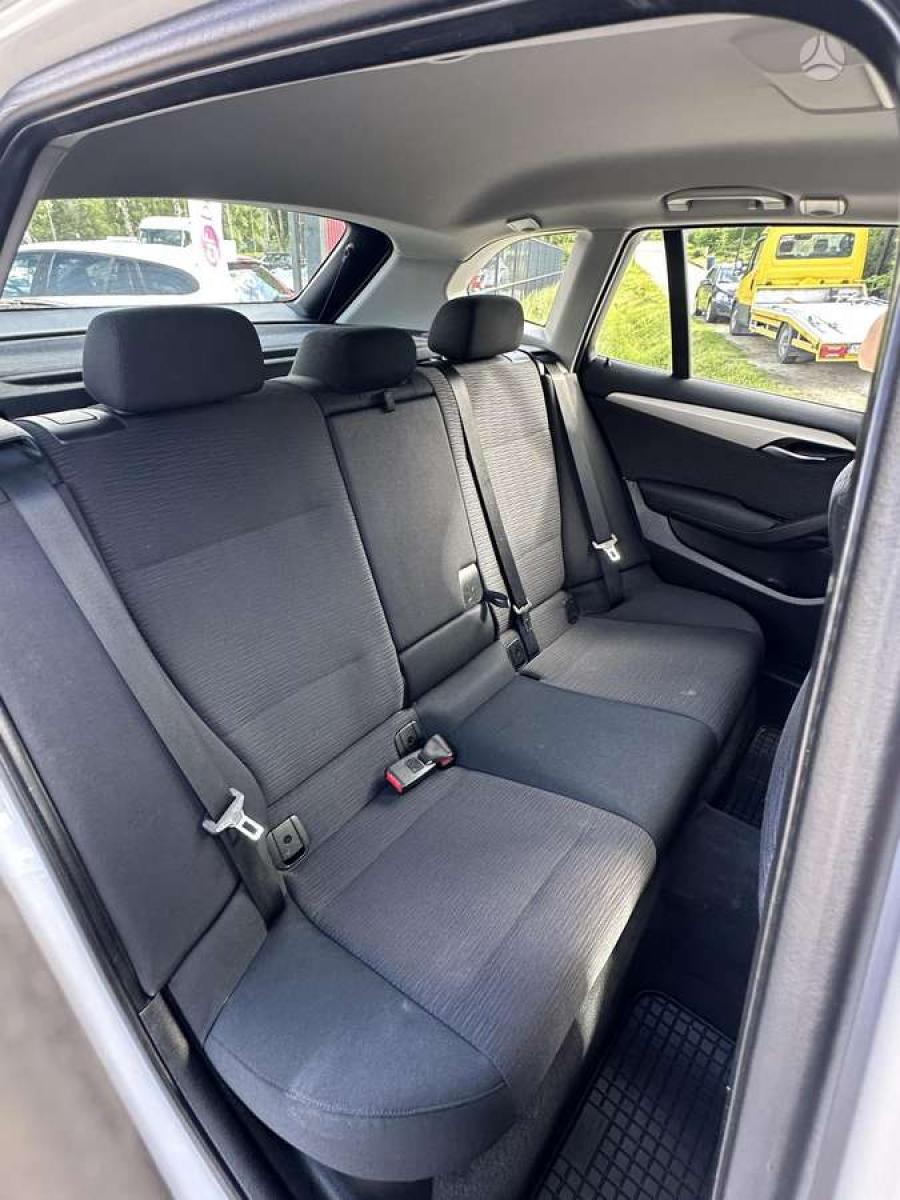 White BMW X1 2011 in Alytus, with an engine capacity of 2.00 L and mileage of 287 thousand km for 7850 €, photo 10 on AUTOMOTO.COM.LV