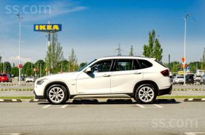 Balts BMW X1 2011 Rīga, ar dzinēja tilpumu 2.00 L un nobraukumu 293 tūkst. km par 6990 €, foto 6 vietnē AUTOMOTO.COM.LV
