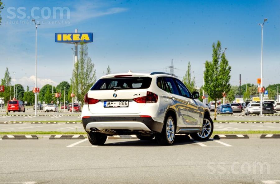 Balts BMW X1 2011 Rīga, ar dzinēja tilpumu 2.00 L un nobraukumu 293 tūkst. km par 6990 €, foto 7 vietnē AUTOMOTO.COM.LV