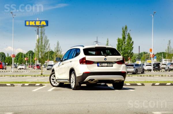 Balts BMW X1 2011 Rīga, ar dzinēja tilpumu 2.00 L un nobraukumu 293 tūkst. km par 6990 €, foto 8 vietnē AUTOMOTO.COM.LV