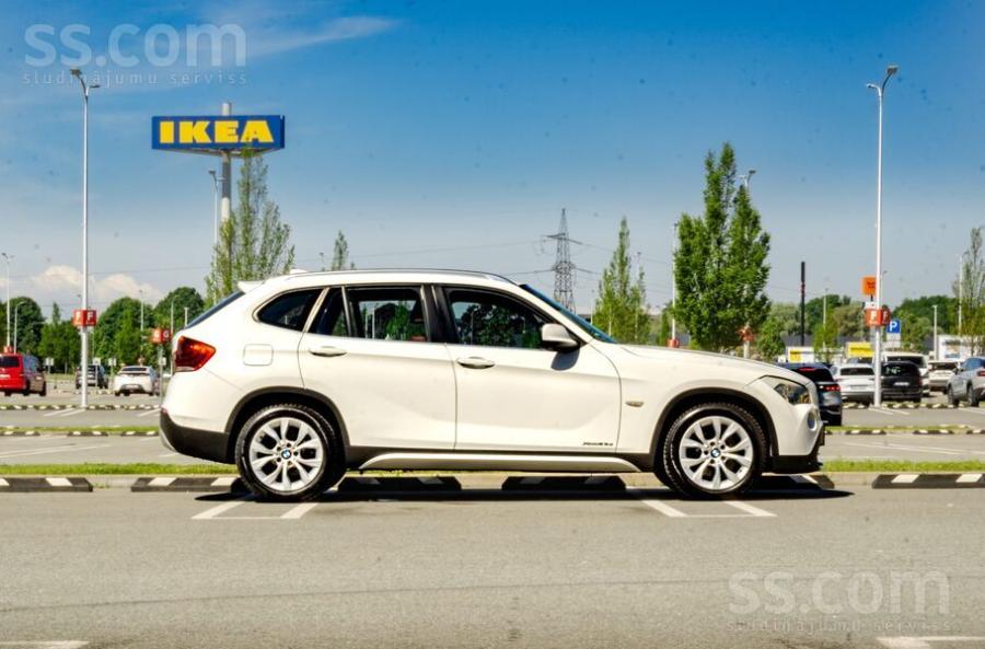 Balts BMW X1 2011 Rīga, ar dzinēja tilpumu 2.00 L un nobraukumu 293 tūkst. km par 6990 €, foto 10 vietnē AUTOMOTO.COM.LV