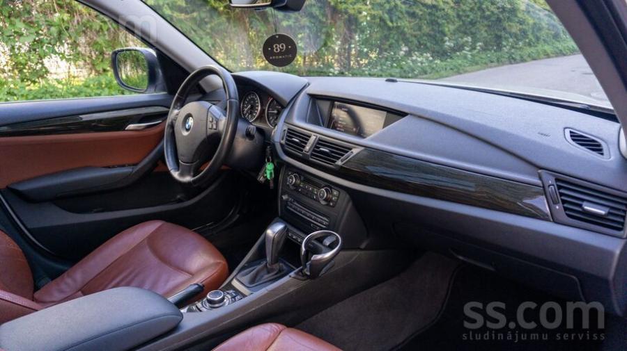Balts BMW X1 2011 Rīga, ar dzinēja tilpumu 2.00 L un nobraukumu 293 tūkst. km par 6990 €, foto 12 vietnē AUTOMOTO.COM.LV