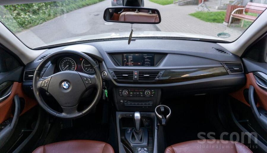 Balts BMW X1 2011 Rīga, ar dzinēja tilpumu 2.00 L un nobraukumu 293 tūkst. km par 6990 €, foto 13 vietnē AUTOMOTO.COM.LV