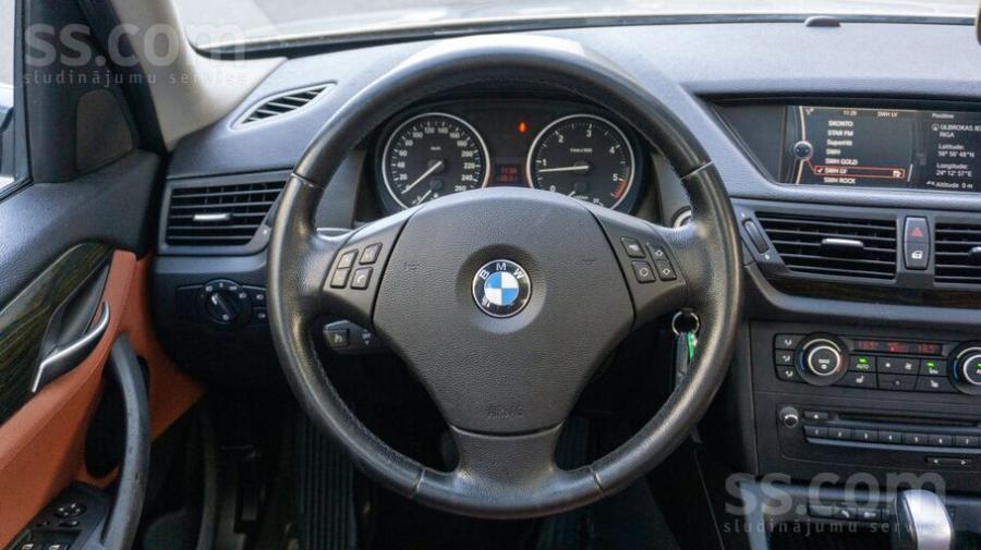 Balts BMW X1 2011 Rīga, ar dzinēja tilpumu 2.00 L un nobraukumu 293 tūkst. km par 6990 €, foto 15 vietnē AUTOMOTO.COM.LV