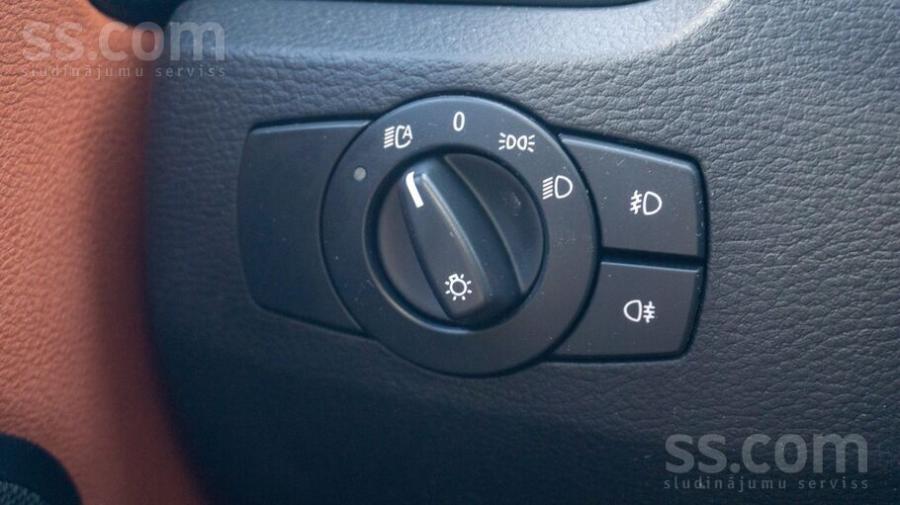 Balts BMW X1 2011 Rīga, ar dzinēja tilpumu 2.00 L un nobraukumu 293 tūkst. km par 6990 €, foto 26 vietnē AUTOMOTO.COM.LV