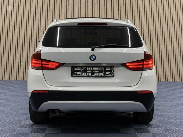 Balts BMW X1 2011 Marijampole, ar dzinēja tilpumu 2.00 L un nobraukumu 237 tūkst. km par 6999 €, foto 7 vietnē AUTOMOTO.COM.LV