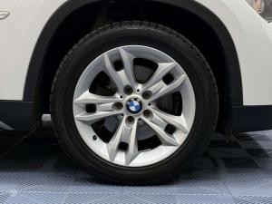 Balts BMW X1 2011 Marijampole, ar dzinēja tilpumu 2.00 L un nobraukumu 237 tūkst. km par 6999 €, foto 31 vietnē AUTOMOTO.COM.LV