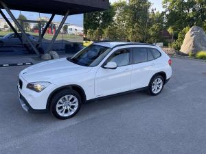 White BMW X1 2011 in Kaunas, with an engine capacity of 2.00 L and mileage of 188 thousand km for 7490 €, photo  on AUTOMOTO.COM.LV