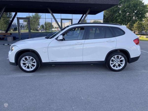 Balts BMW X1 2011 Kauņa, ar dzinēja tilpumu 2.00 L un nobraukumu 188 tūkst. km par 7490 €, foto 2 vietnē AUTOMOTO.COM.LV