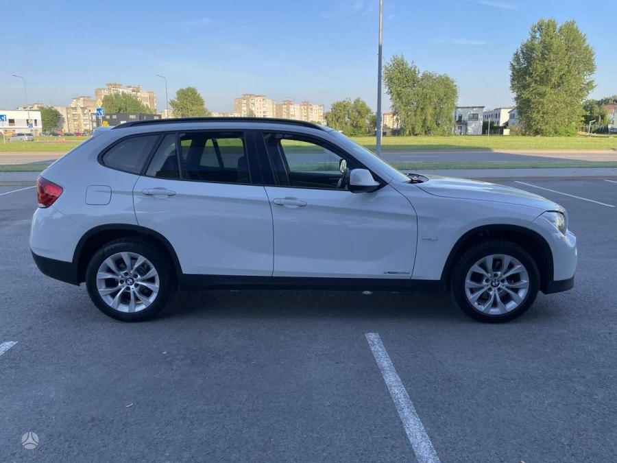 Balts BMW X1 2011 Kauņa, ar dzinēja tilpumu 2.00 L un nobraukumu 188 tūkst. km par 7490 €, foto 4 vietnē AUTOMOTO.COM.LV