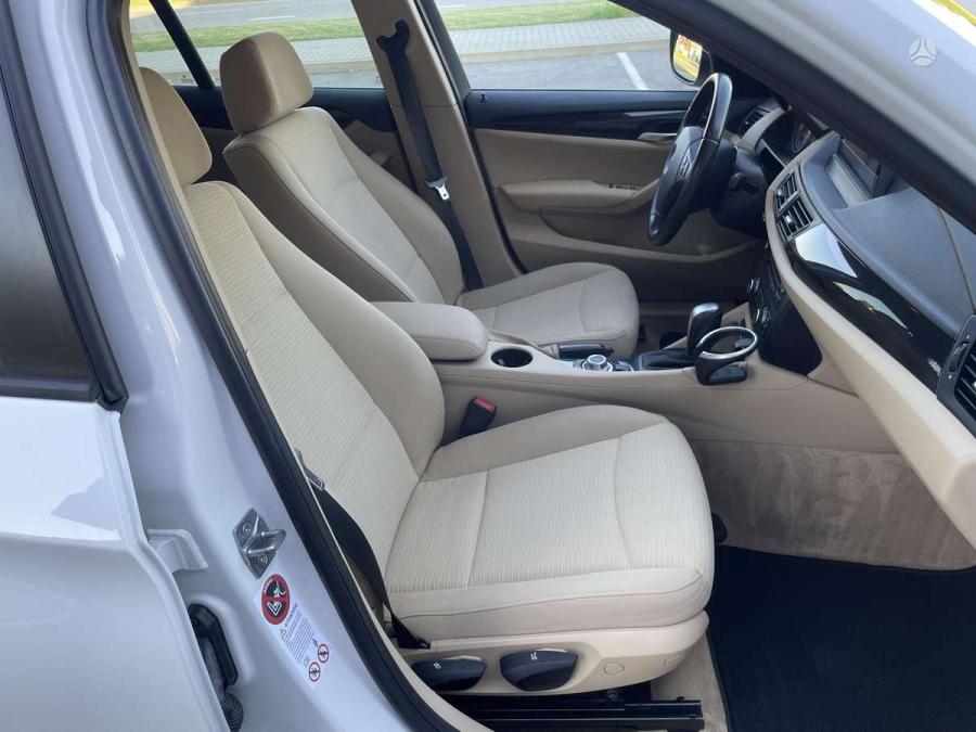 Balts BMW X1 2011 Kauņa, ar dzinēja tilpumu 2.00 L un nobraukumu 188 tūkst. km par 7490 €, foto 14 vietnē AUTOMOTO.COM.LV