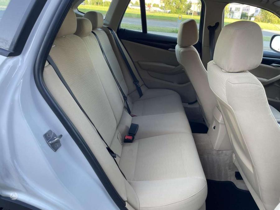Balts BMW X1 2011 Kauņa, ar dzinēja tilpumu 2.00 L un nobraukumu 188 tūkst. km par 7490 €, foto 15 vietnē AUTOMOTO.COM.LV