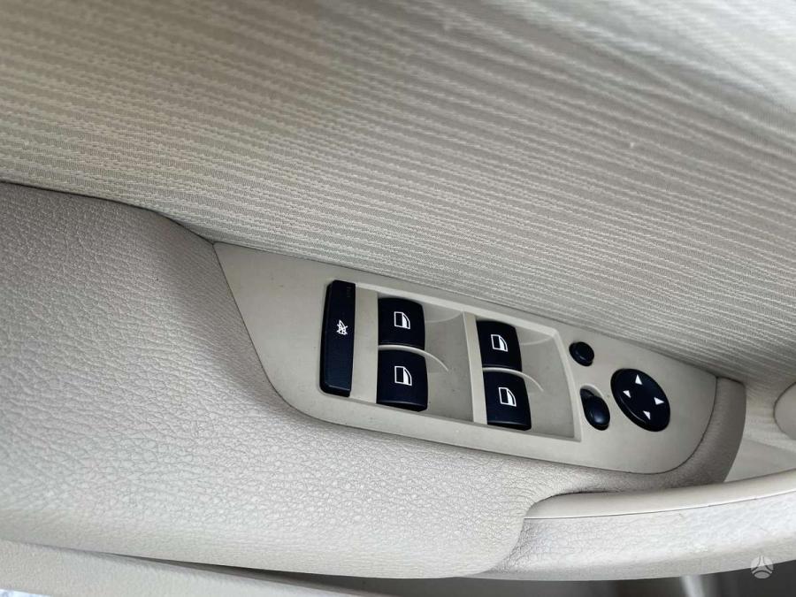 Balts BMW X1 2011 Kauņa, ar dzinēja tilpumu 2.00 L un nobraukumu 188 tūkst. km par 7490 €, foto 24 vietnē AUTOMOTO.COM.LV