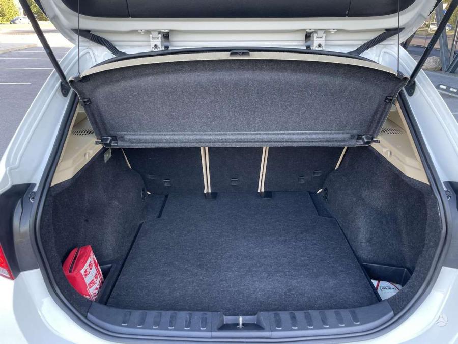 Balts BMW X1 2011 Kauņa, ar dzinēja tilpumu 2.00 L un nobraukumu 188 tūkst. km par 7490 €, foto 27 vietnē AUTOMOTO.COM.LV