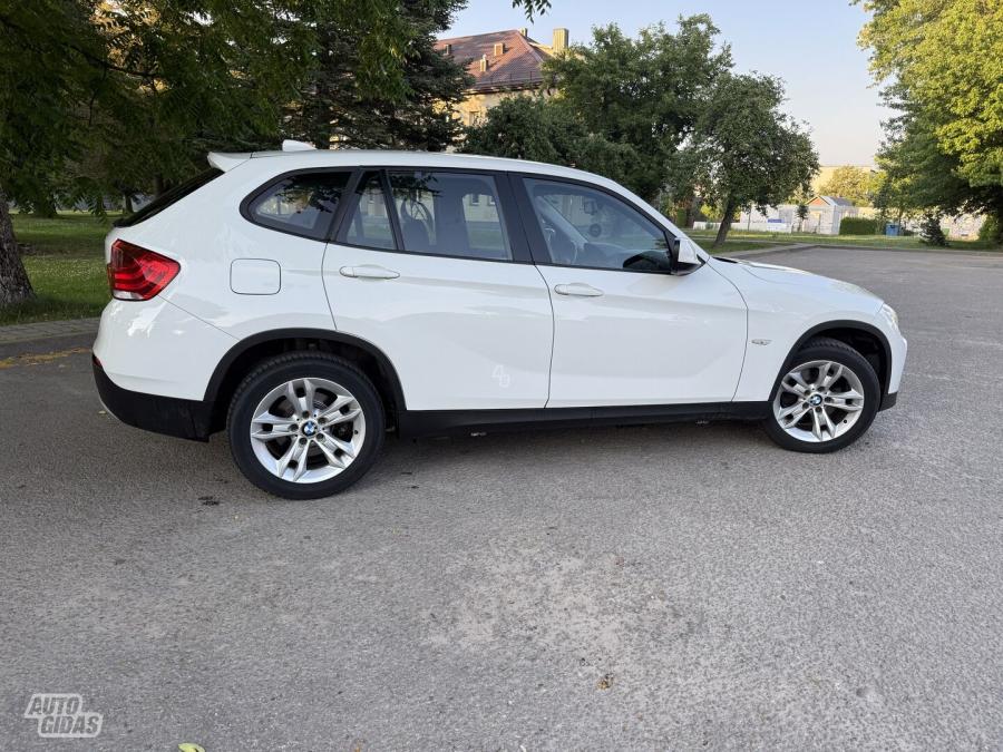 Balts BMW X1 2011 Šakiai, ar dzinēja tilpumu 2.00 L un nobraukumu 263 tūkst. km par 6300 €, foto 5 vietnē AUTOMOTO.COM.LV