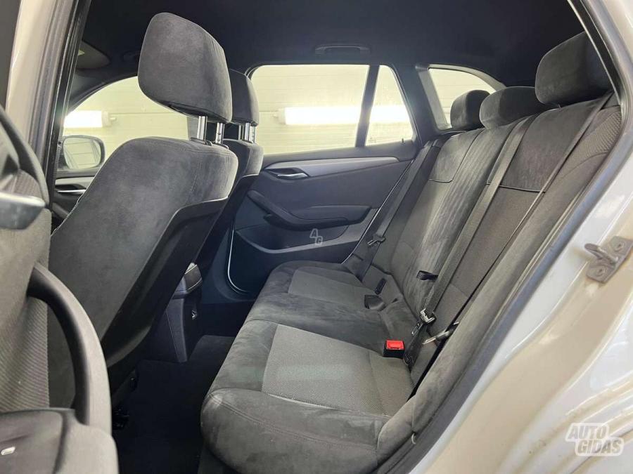 Balts BMW X1 2011 Aukštieji Rusokai, ar dzinēja tilpumu 2.00 L un nobraukumu 271 tūkst. km par 6800 €, foto 26 vietnē AUTOMOTO.COM.LV