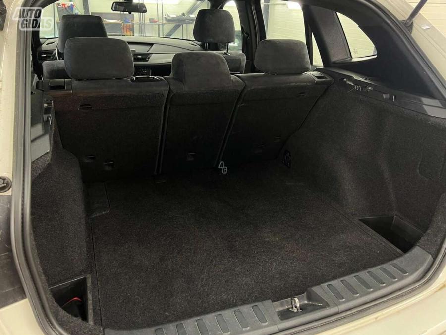 Balts BMW X1 2011 Aukštieji Rusokai, ar dzinēja tilpumu 2.00 L un nobraukumu 271 tūkst. km par 6800 €, foto 28 vietnē AUTOMOTO.COM.LV