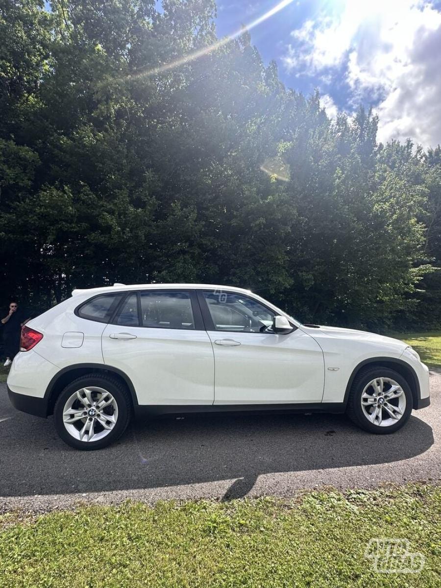 Balts BMW X1 2011 Šakiai, ar dzinēja tilpumu 2.00 L un nobraukumu 263 tūkst. km par 5900 €, foto 8 vietnē AUTOMOTO.COM.LV