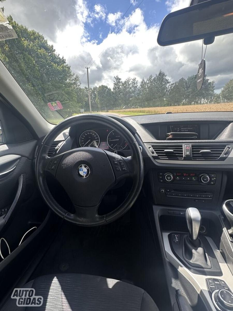 Balts BMW X1 2011 Šakiai, ar dzinēja tilpumu 2.00 L un nobraukumu 263 tūkst. km par 5900 €, foto 9 vietnē AUTOMOTO.COM.LV