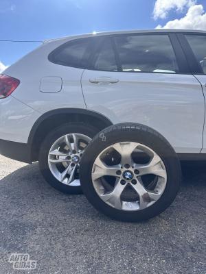 Balts BMW X1 2011 Šakiai, ar dzinēja tilpumu 2.00 L un nobraukumu 263 tūkst. km par 5900 €, foto 11 vietnē AUTOMOTO.COM.LV