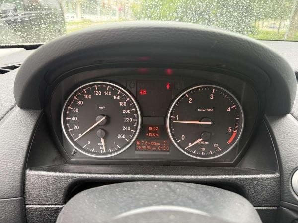 White BMW X1 2011 in Vilnius, with an engine capacity of 2.00 L and mileage of 260 thousand km for 5950 €, photo 6 on AUTOMOTO.COM.LV