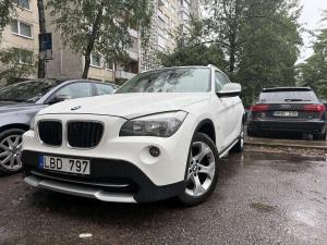 Белый БМВ Х1 2011 в Вильнюс, объемом двигателя 2.00 л и пробегом 260 тыс. км за 5950 €, фото 9 на AUTOMOTO.COM.LV