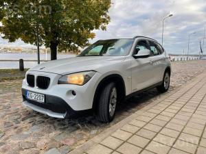 White BMW X1 2011 in Riga, with an engine capacity of 2.00 L and mileage of 242 thousand km for 4900 €, photo  on AUTOMOTO.COM.LV