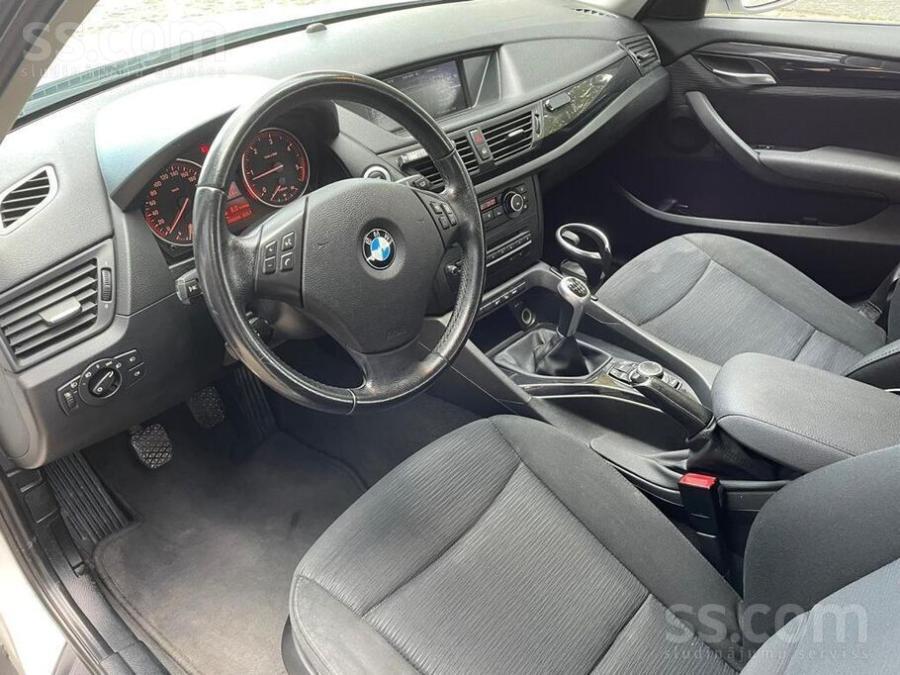 Balts BMW X1 2011 Rīga, ar dzinēja tilpumu 2.00 L un nobraukumu 242 tūkst. km par 4900 €, foto 9 vietnē AUTOMOTO.COM.LV