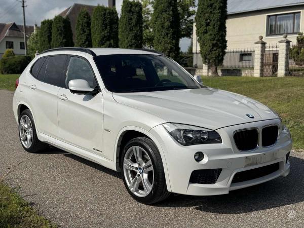 White BMW X1 2011 in Utena, with an engine capacity of 2.00 L and mileage of 240 thousand km for 6250 €, photo 3 on AUTOMOTO.COM.LV