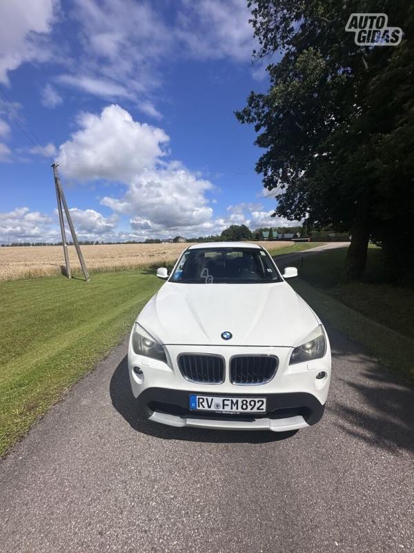 Balts BMW X1 2011 Šakiai, ar dzinēja tilpumu 2.00 L un nobraukumu 263 tūkst. km par 5800 €, foto 2 vietnē AUTOMOTO.COM.LV