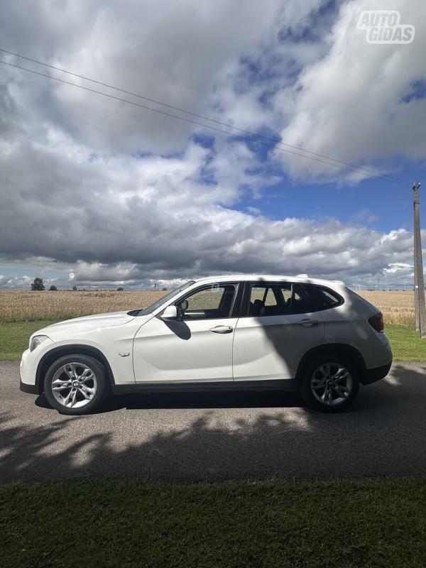 Balts BMW X1 2011 Šakiai, ar dzinēja tilpumu 2.00 L un nobraukumu 263 tūkst. km par 5800 €, foto 3 vietnē AUTOMOTO.COM.LV