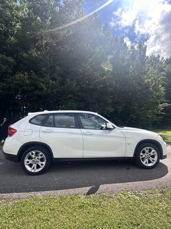 Balts BMW X1 2011 Šakiai, ar dzinēja tilpumu 2.00 L un nobraukumu 263 tūkst. km par 5800 €, foto 7 vietnē AUTOMOTO.COM.LV