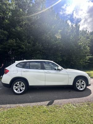 White BMW X1 2011 in Sakiai, with an engine capacity of 2.00 L and mileage of 263 thousand km for 5800 €, photo 8 on AUTOMOTO.COM.LV