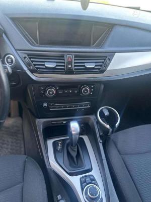 White BMW X1 2011 in Akmene, with an engine capacity of 2.00 L and mileage of 240 thousand km for 7100 €, photo 8 on AUTOMOTO.COM.LV