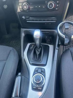 White BMW X1 2011 in Akmene, with an engine capacity of 2.00 L and mileage of 240 thousand km for 7100 €, photo 12 on AUTOMOTO.COM.LV