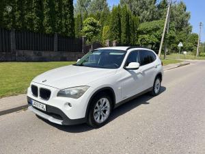 White BMW X1 2011 in Vilnius, with an engine capacity of 2.00 L and mileage of 294 thousand km for 5500 €, photo  on AUTOMOTO.COM.LV