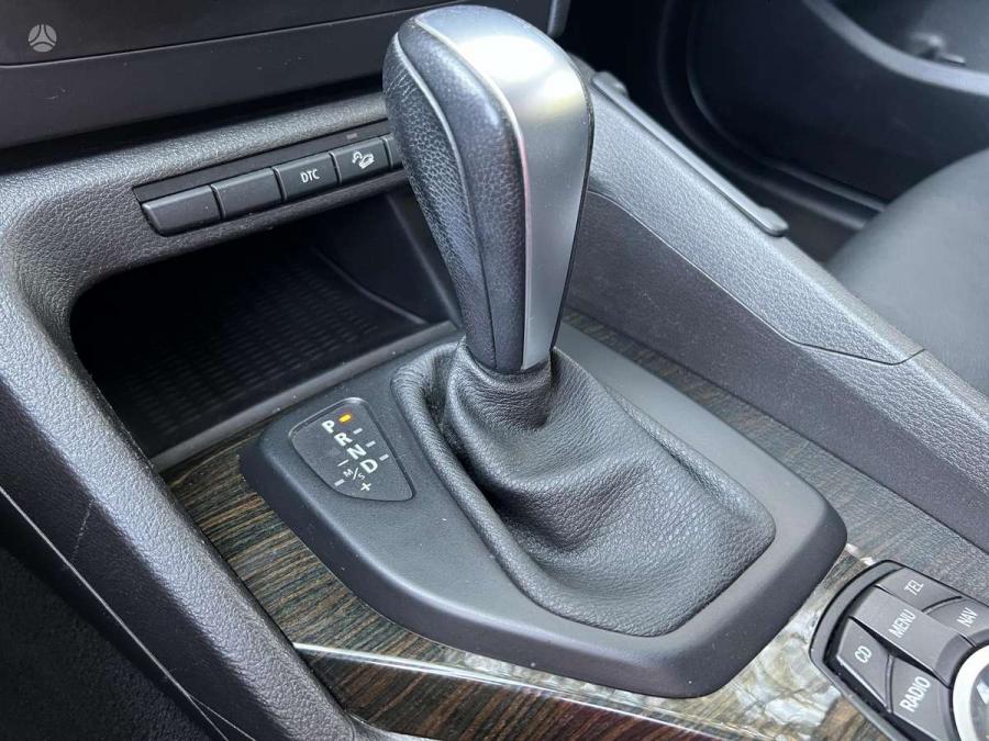 White BMW X1 2011 in Vilnius, with an engine capacity of 2.00 L and mileage of 294 thousand km for 5500 €, photo 27 on AUTOMOTO.COM.LV