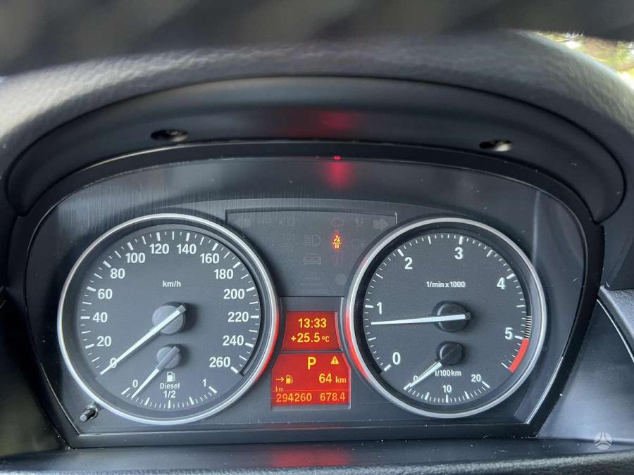 White BMW X1 2011 in Vilnius, with an engine capacity of 2.00 L and mileage of 294 thousand km for 5500 €, photo 29 on AUTOMOTO.COM.LV