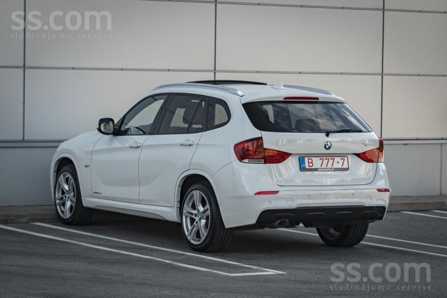 White BMW X1 2011 in Riga, with an engine capacity of 2.00 L and mileage of 243 thousand km for 9500 €, photo 7 on AUTOMOTO.COM.LV