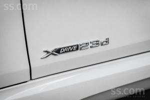 White BMW X1 2011 in Riga, with an engine capacity of 2.00 L and mileage of 243 thousand km for 9500 €, photo 8 on AUTOMOTO.COM.LV