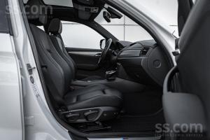 White BMW X1 2011 in Riga, with an engine capacity of 2.00 L and mileage of 243 thousand km for 9500 €, photo 12 on AUTOMOTO.COM.LV