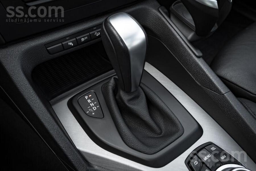 White BMW X1 2011 in Riga, with an engine capacity of 2.00 L and mileage of 243 thousand km for 9500 €, photo 22 on AUTOMOTO.COM.LV