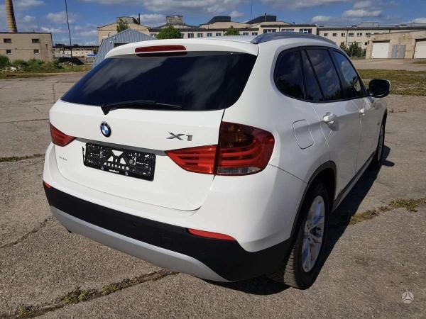 Balts BMW X1 2011 Šauļi, ar dzinēja tilpumu 2.00 L un nobraukumu 248 tūkst. km par 5200 €, foto 4 vietnē AUTOMOTO.COM.LV