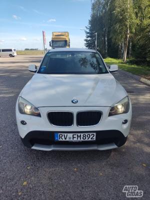 White BMW X1 2011 in Sakiai, with an engine capacity of 2.00 L and mileage of 265 thousand km for 5850 €, photo  on AUTOMOTO.COM.LV
