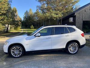 White BMW X1 2011 in Vilnius, with an engine capacity of 2.00 L and mileage of 225 thousand km for 6500 €, photo  on AUTOMOTO.COM.LV