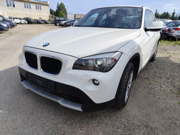 БМВ Х1 2011 в Утена на AUTOMOTO.COM.LV Белый БМВ Х1 2011 в Утена, объемом двигателя 2.00 л и пробегом 240 тыс. км за 5990 €, фото 1 на AUTOMOTO.COM.LV