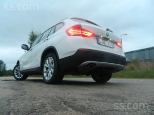 Balts BMW X1 2011 Ogre, ar dzinēja tilpumu 2.00 L un nobraukumu 133 tūkst. km par 8699 €, foto 11 vietnē AUTOMOTO.COM.LV